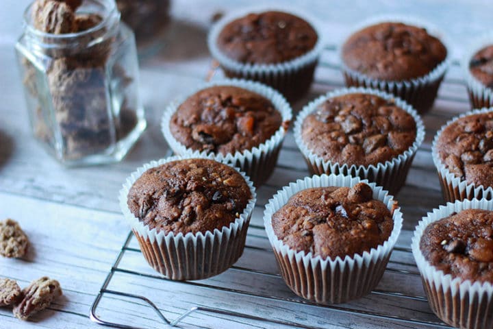 Christmas Cake Muffins with Sugared Pecans - ProperFoodie