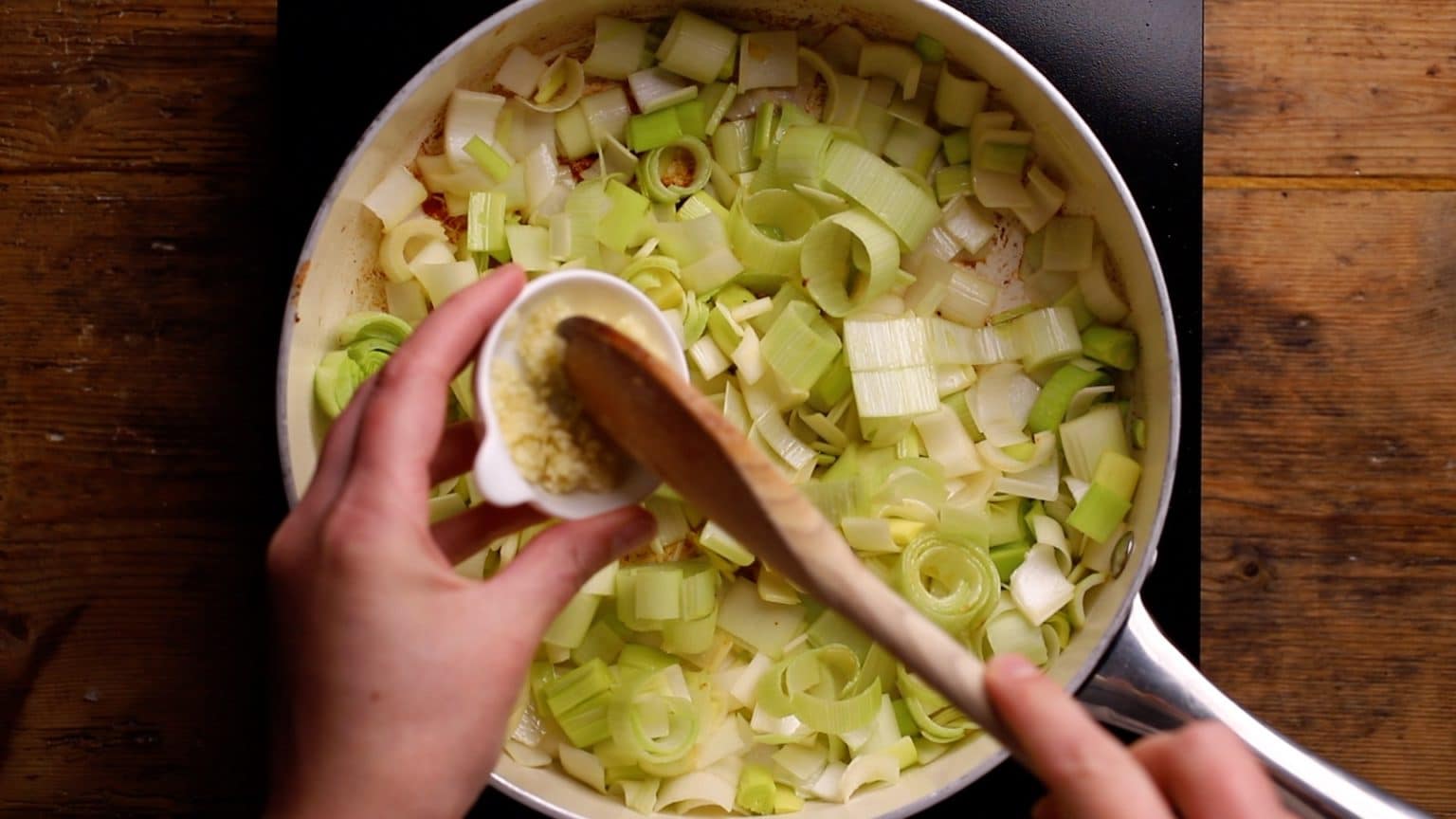 Chicken and leeks recipe (in creamy tarragon sauce) - ProperFoodie
