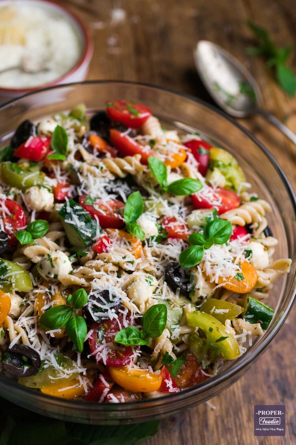 Italian Pasta Salad with Fresh Tomatoes and Mozzarella - ProperFoodie