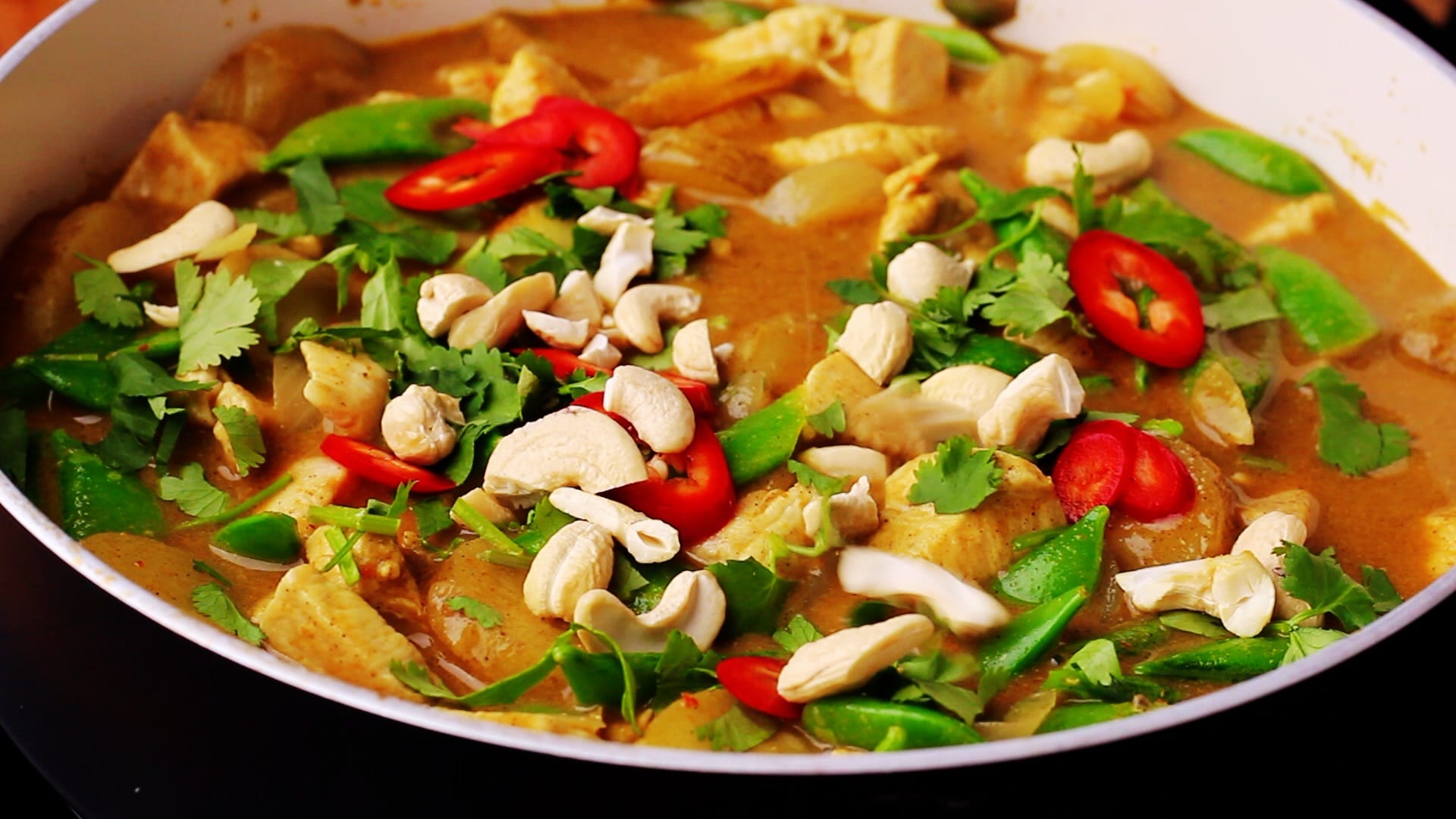 Massaman Curry (plus recipe video + step by step guide) - ProperFoodie