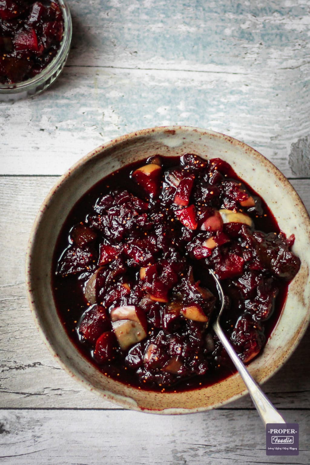 Fig and Apple Chutney with balsamic vinegar - ProperFoodie